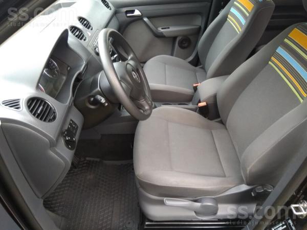 Black Volkswagen Caddy 2013 in Riga, with an engine capacity of 1.60 L and mileage of 223 thousand km for 6368 €, photo 7 on AUTOMOTO.COM.LV