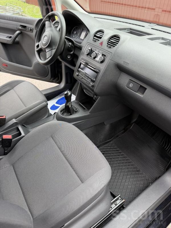 Melns Volkswagen Caddy 2014 Rīga, ar dzinēja tilpumu 1.60 L un nobraukumu 490 tūkst. km par 8000 €, foto 5 vietnē AUTOMOTO.COM.LV