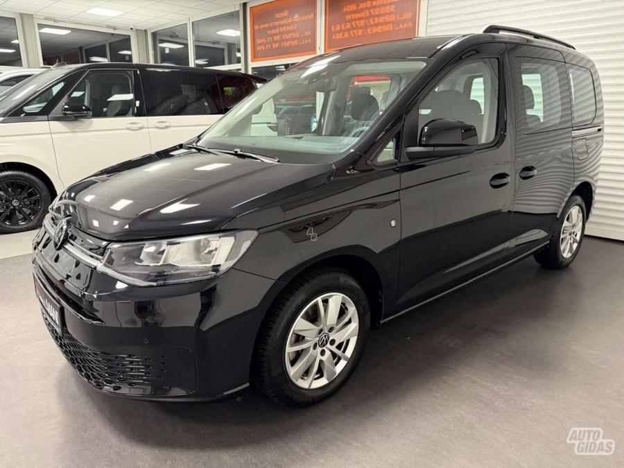 Black Volkswagen Caddy 2022 in Kaunas, with an engine capacity of 1.50 L and mileage of 58 thousand km for 24830 €, photo 3 on AUTOMOTO.COM.LV