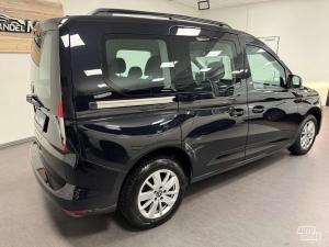 Black Volkswagen Caddy 2022 in Kaunas, with an engine capacity of 1.50 L and mileage of 58 thousand km for 24830 €, photo 8 on AUTOMOTO.COM.LV