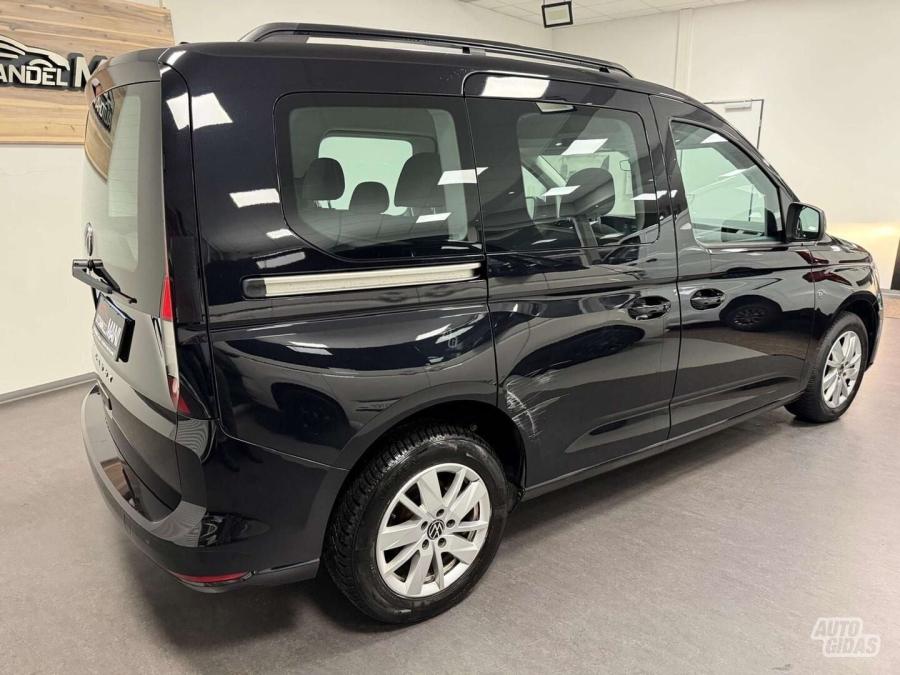 Black Volkswagen Caddy 2022 in Kaunas, with an engine capacity of 1.50 L and mileage of 58 thousand km for 24830 €, photo 8 on AUTOMOTO.COM.LV