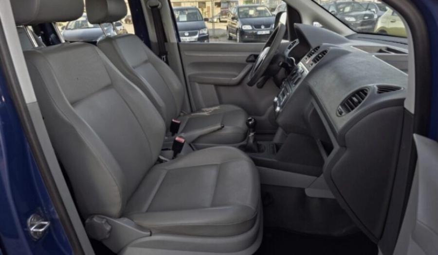 Zils Volkswagen Caddy 2007 Rīga, ar dzinēja tilpumu 1.90 L un nobraukumu 287 tūkst. km par 3900 €, foto 9 vietnē AUTOMOTO.COM.LV