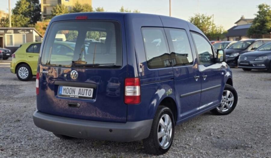 Zils Volkswagen Caddy 2007 Rīga, ar dzinēja tilpumu 1.90 L un nobraukumu 287 tūkst. km par 3900 €, foto 20 vietnē AUTOMOTO.COM.LV