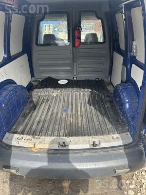 Zils Volkswagen Caddy 2009 Rīga, ar dzinēja tilpumu 1.90 L un nobraukumu 295 tūkst. km par 3170 €, foto 4 vietnē AUTOMOTO.COM.LV