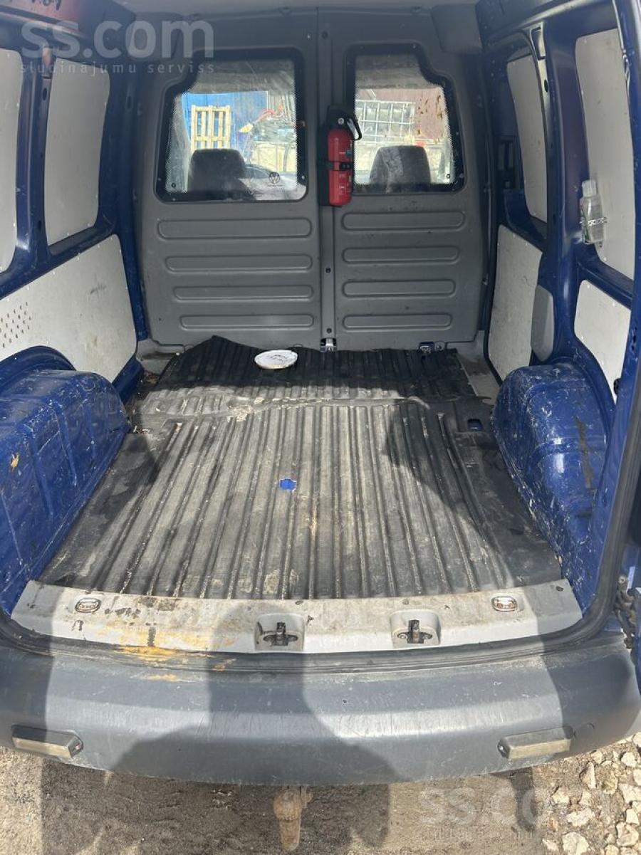 Zils Volkswagen Caddy 2009 Rīga, ar dzinēja tilpumu 1.90 L un nobraukumu 295 tūkst. km par 3170 €, foto 4 vietnē AUTOMOTO.COM.LV