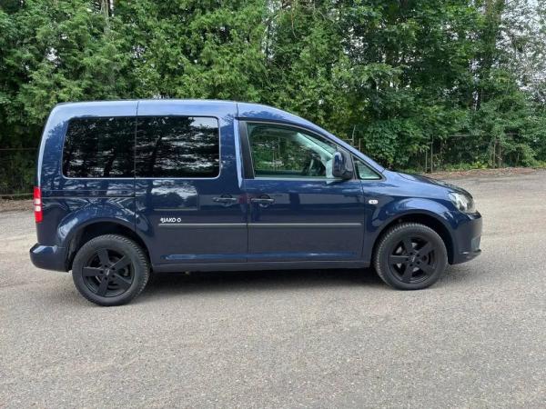 Zils Volkswagen Caddy 2013 Ogre, ar dzinēja tilpumu 1.20 L un nobraukumu 0 tūkst. km par 6650 €, foto 1 vietnē AUTOMOTO.COM.LV