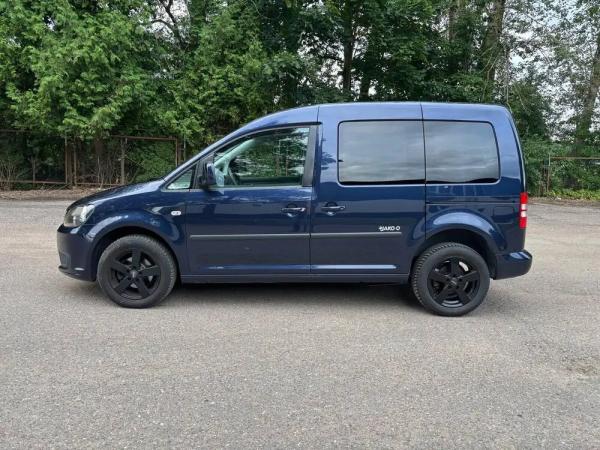 Zils Volkswagen Caddy 2013 Ogre, ar dzinēja tilpumu 1.20 L un nobraukumu 0 tūkst. km par 6650 €, foto 2 vietnē AUTOMOTO.COM.LV