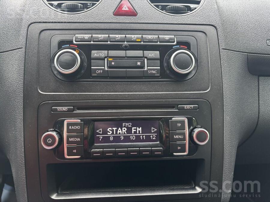Zils Volkswagen Caddy 2013 Ogre, ar dzinēja tilpumu 1.20 L un nobraukumu 207 tūkst. km par 6650 €, foto 16 vietnē AUTOMOTO.COM.LV