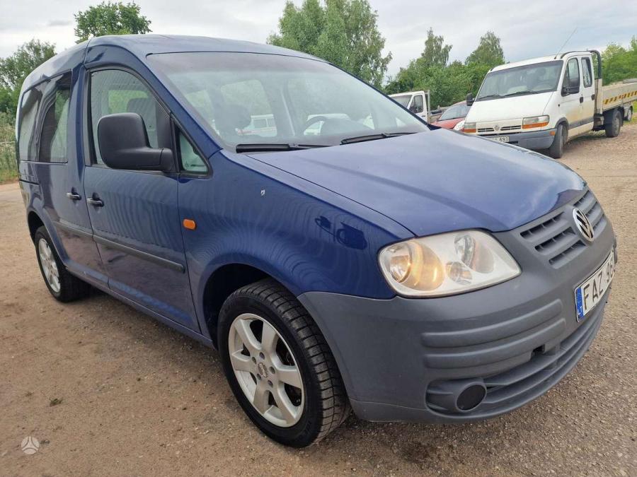 Blue Volkswagen Caddy 2006 in Vilkaviskis, with an engine capacity of 1.90 L and mileage of 570 thousand km for 2199 €, photo 3 on AUTOMOTO.COM.LV