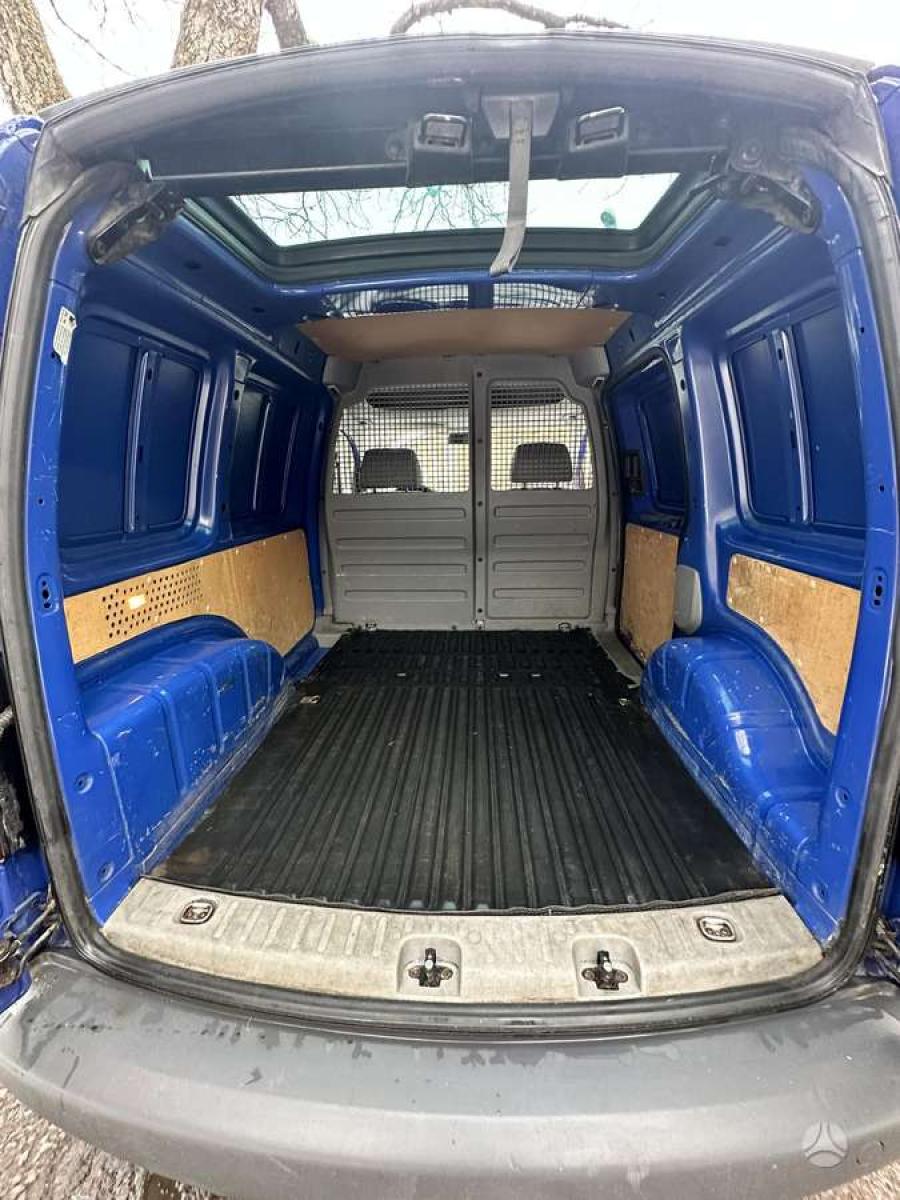 Blue Volkswagen Caddy 2007 in Vilnius, with an engine capacity of 1.39 L and mileage of 168 thousand km for 2850 €, photo 9 on AUTOMOTO.COM.LV