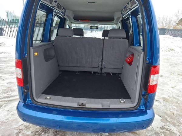 Blue Volkswagen Caddy 2009 in Jonava, with an engine capacity of 1.90 L and mileage of 275 thousand km for 4350 €, photo 7 on AUTOMOTO.COM.LV