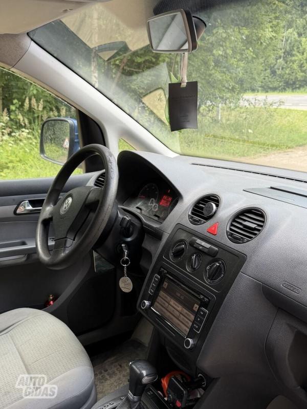 Blue Volkswagen Caddy 2009 in Alytus, with an engine capacity of 1.90 L and mileage of 380 thousand km for 4500 €, photo 6 on AUTOMOTO.COM.LV