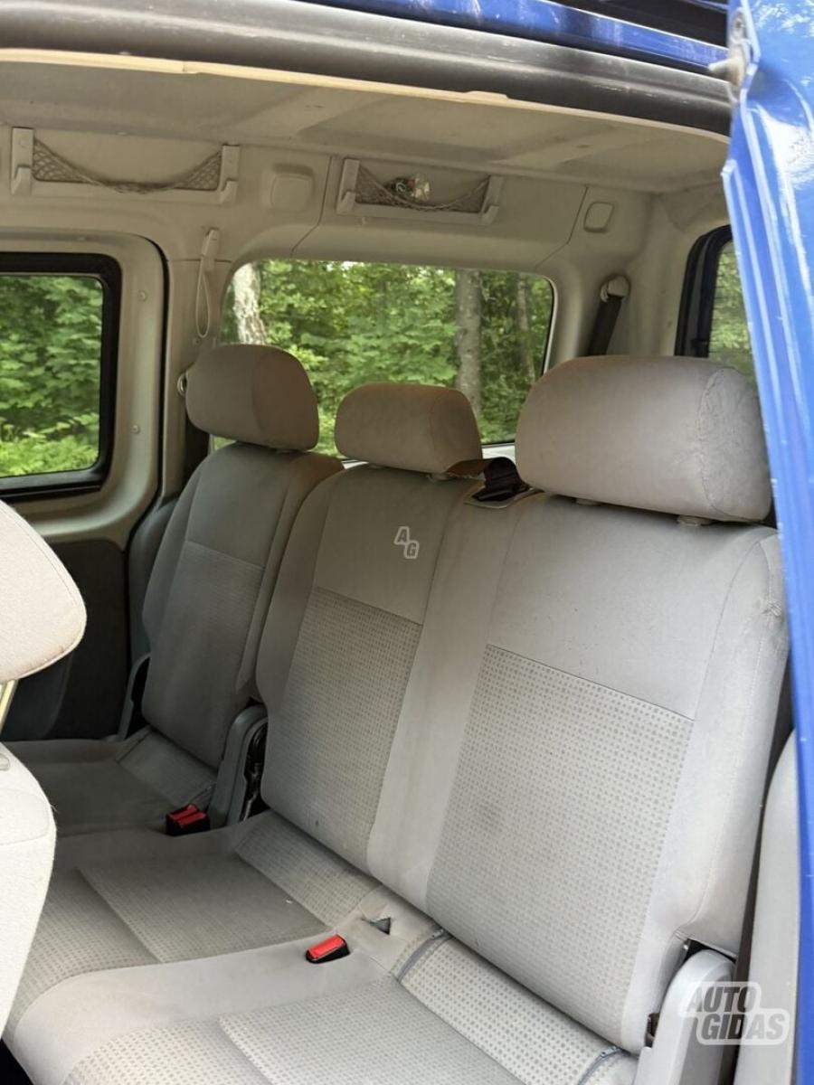 Blue Volkswagen Caddy 2009 in Alytus, with an engine capacity of 1.90 L and mileage of 380 thousand km for 4500 €, photo 9 on AUTOMOTO.COM.LV