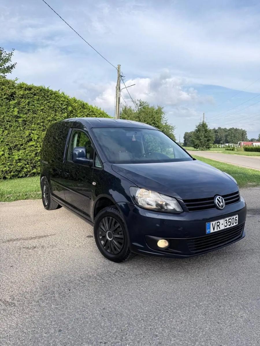 Zils Volkswagen Caddy 2011 Rīga, ar dzinēja tilpumu 1.60 L un nobraukumu 177 tūkst. km par 3900 €, foto 1 vietnē AUTOMOTO.COM.LV