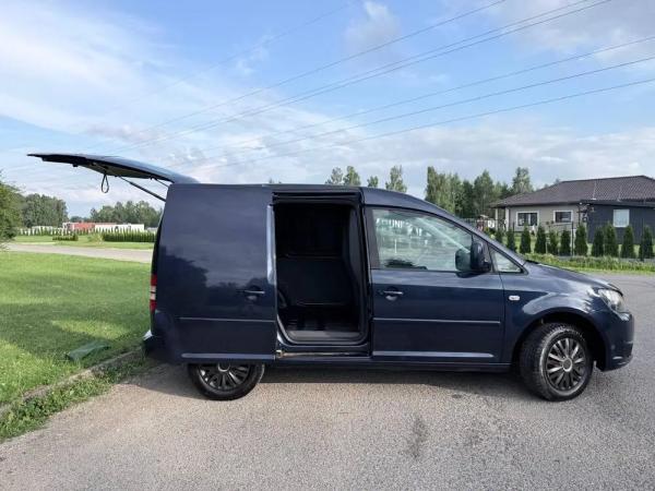 Blue Volkswagen Caddy 2011 in Riga, with an engine capacity of 1.60 L and mileage of 177 thousand km for 3900 €, photo 3 on AUTOMOTO.COM.LV