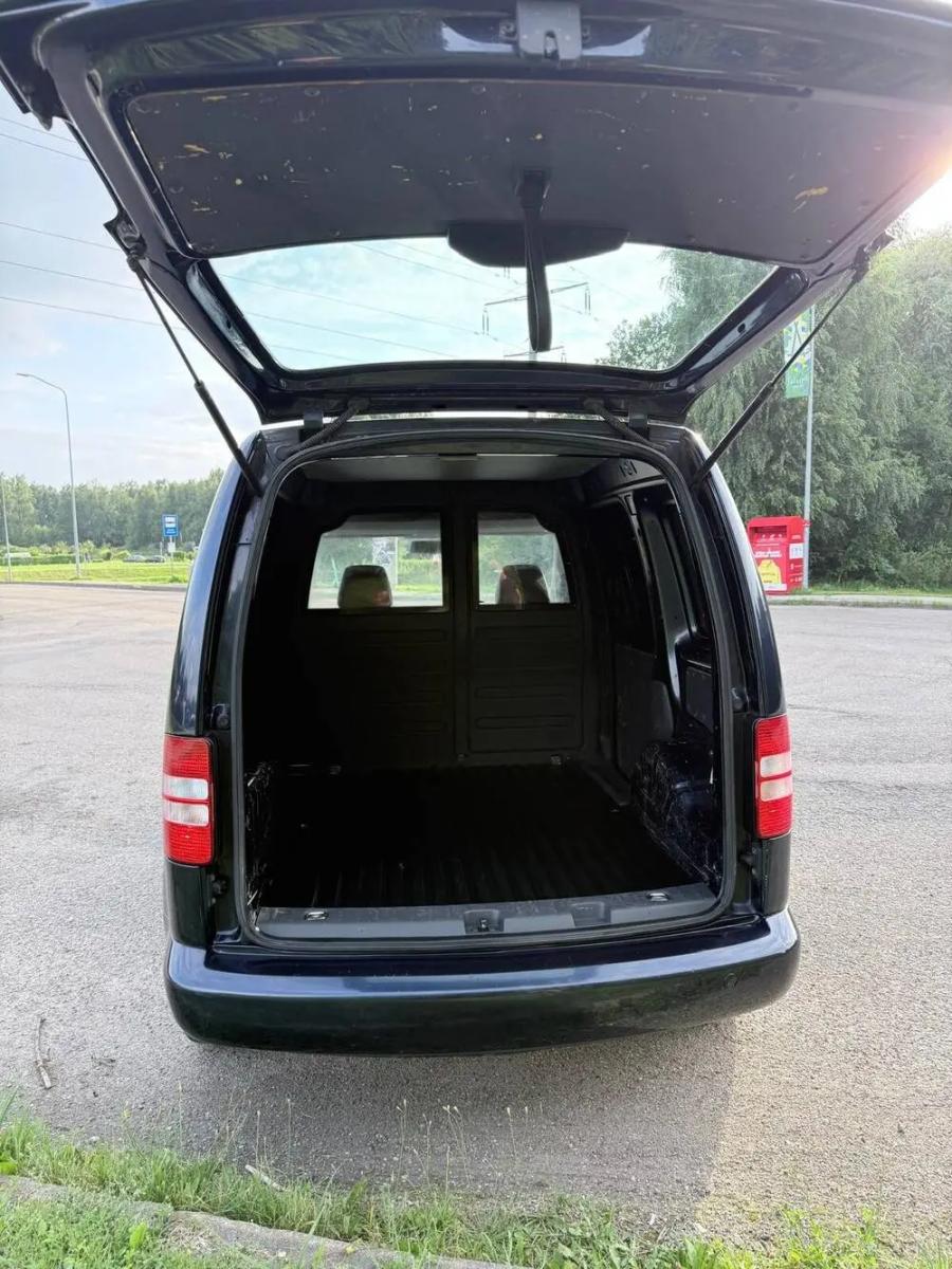 Zils Volkswagen Caddy 2011 Rīga, ar dzinēja tilpumu 1.60 L un nobraukumu 177 tūkst. km par 3900 €, foto 9 vietnē AUTOMOTO.COM.LV