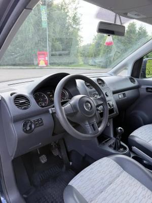 Zils Volkswagen Caddy 2011 Rīga, ar dzinēja tilpumu 1.60 L un nobraukumu 177 tūkst. km par 3900 €, foto 12 vietnē AUTOMOTO.COM.LV