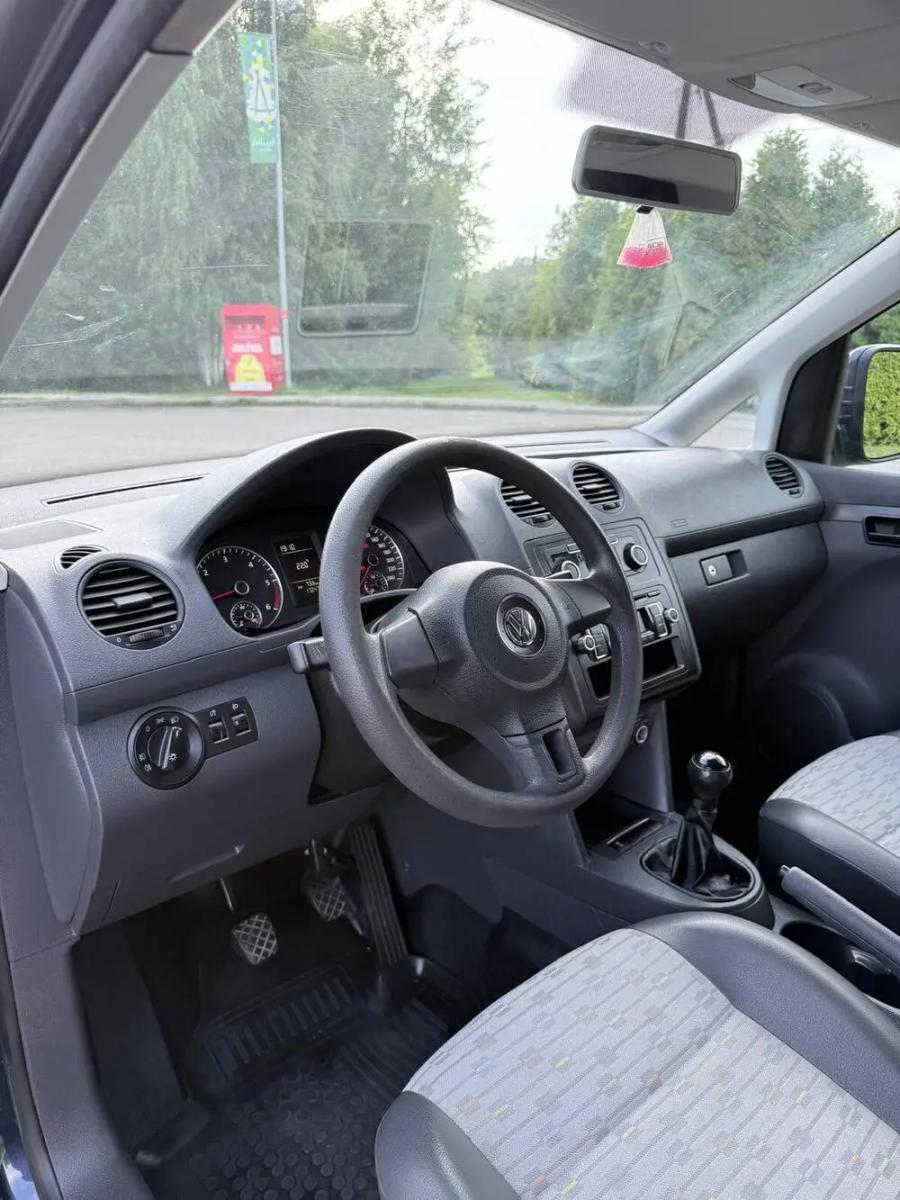 Zils Volkswagen Caddy 2011 Rīga, ar dzinēja tilpumu 1.60 L un nobraukumu 177 tūkst. km par 3900 €, foto 12 vietnē AUTOMOTO.COM.LV