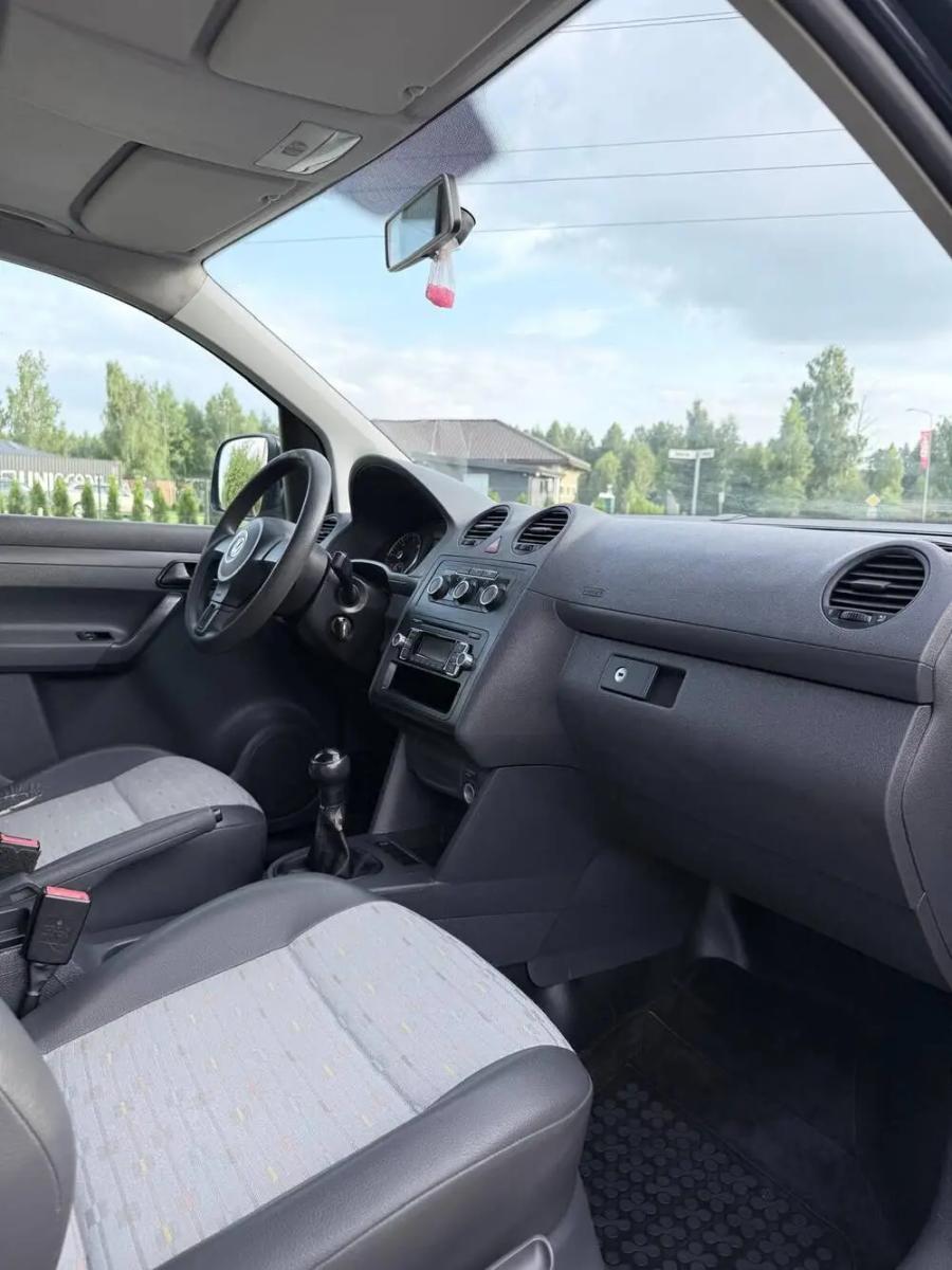 Zils Volkswagen Caddy 2011 Rīga, ar dzinēja tilpumu 1.60 L un nobraukumu 177 tūkst. km par 3900 €, foto 14 vietnē AUTOMOTO.COM.LV