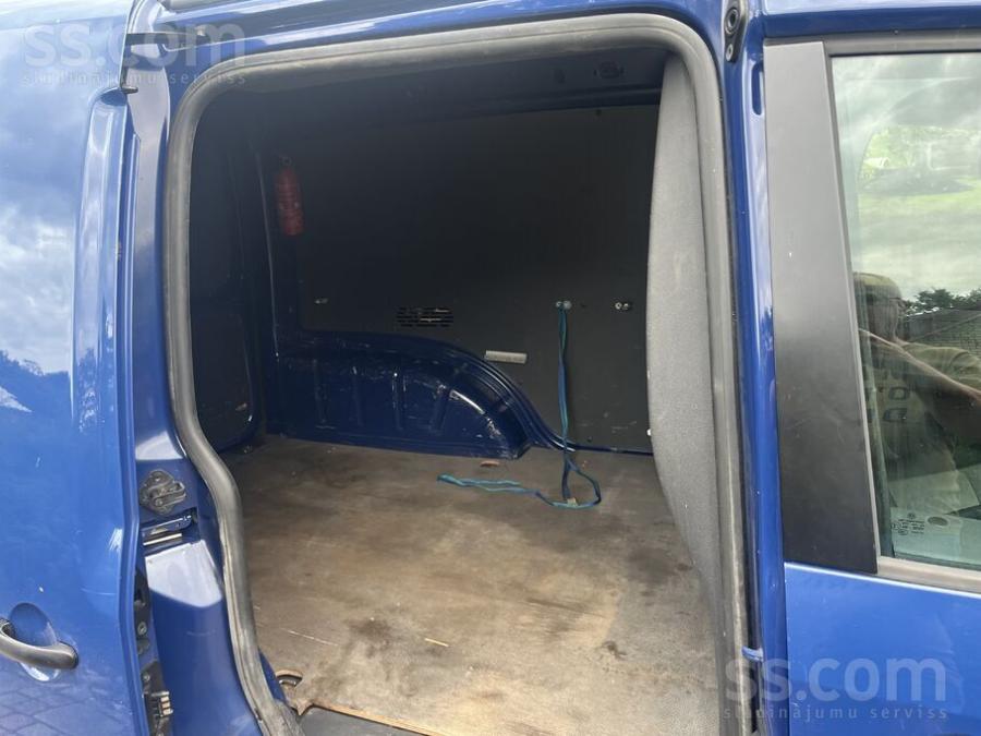 Zils Volkswagen Caddy 2012 Rīga, ar dzinēja tilpumu 1.60 L un nobraukumu 267 tūkst. km par 2950 €, foto 10 vietnē AUTOMOTO.COM.LV