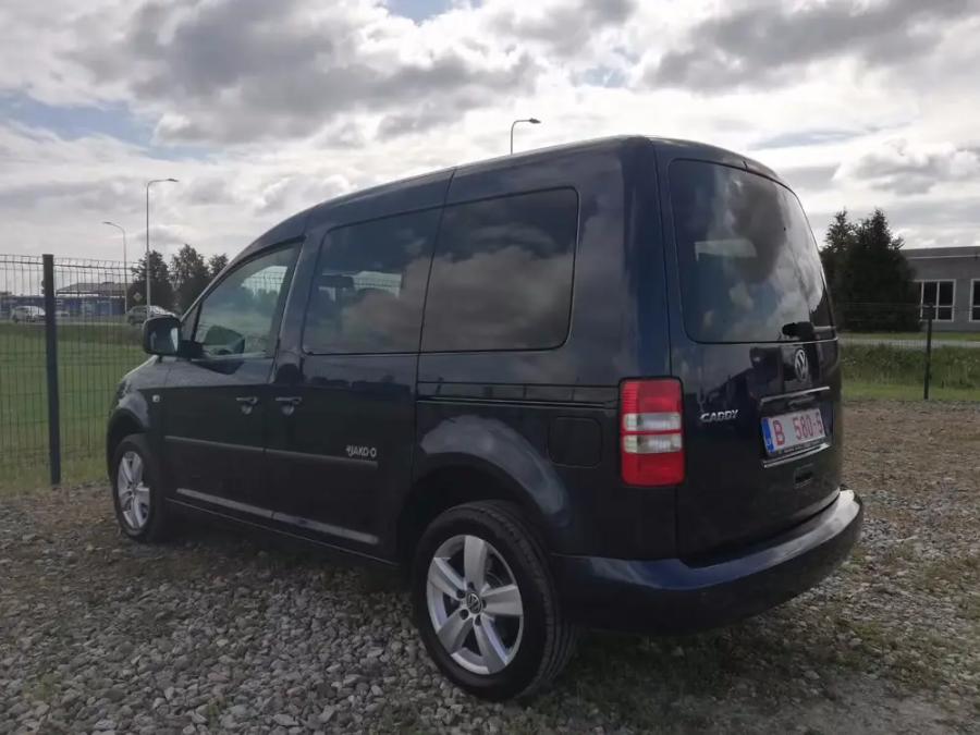 Blue Volkswagen Caddy 2013 in Saldus, with an engine capacity of 1.60 L and mileage of 226 thousand km for 7990 €, photo 5 on AUTOMOTO.COM.LV