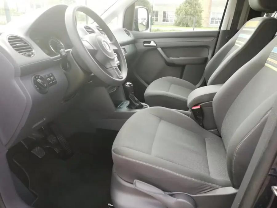 Blue Volkswagen Caddy 2013 in Saldus, with an engine capacity of 1.60 L and mileage of 226 thousand km for 7990 €, photo 8 on AUTOMOTO.COM.LV