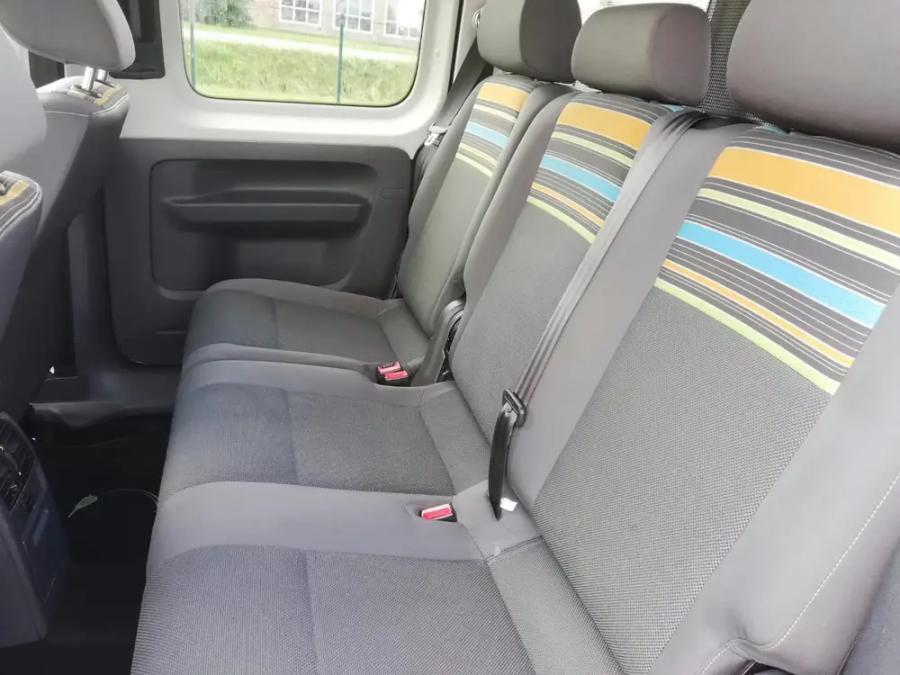 Blue Volkswagen Caddy 2013 in Saldus, with an engine capacity of 1.60 L and mileage of 226 thousand km for 7990 €, photo 13 on AUTOMOTO.COM.LV
