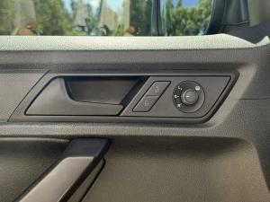 Zils Volkswagen Caddy 2019 Rīga, ar dzinēja tilpumu 2.00 L un nobraukumu 198 tūkst. km par 9900 €, foto 16 vietnē AUTOMOTO.COM.LV