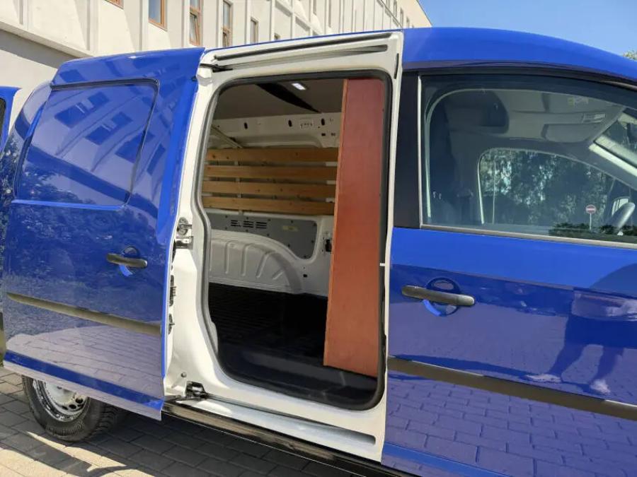 Zils Volkswagen Caddy 2019 Rīga, ar dzinēja tilpumu 2.00 L un nobraukumu 198 tūkst. km par 9900 €, foto 26 vietnē AUTOMOTO.COM.LV