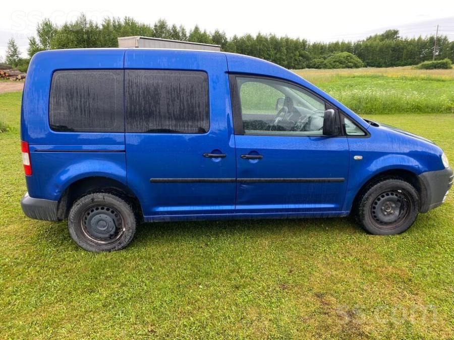 Zils Volkswagen Caddy 2004 Alūksne, ar dzinēja tilpumu 1.90 L un nobraukumu 283 tūkst. km par 2500 €, foto 3 vietnē AUTOMOTO.COM.LV