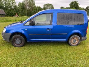Zils Volkswagen Caddy 2004 Alūksne, ar dzinēja tilpumu 1.90 L un nobraukumu 283 tūkst. km par 2500 €, foto 4 vietnē AUTOMOTO.COM.LV