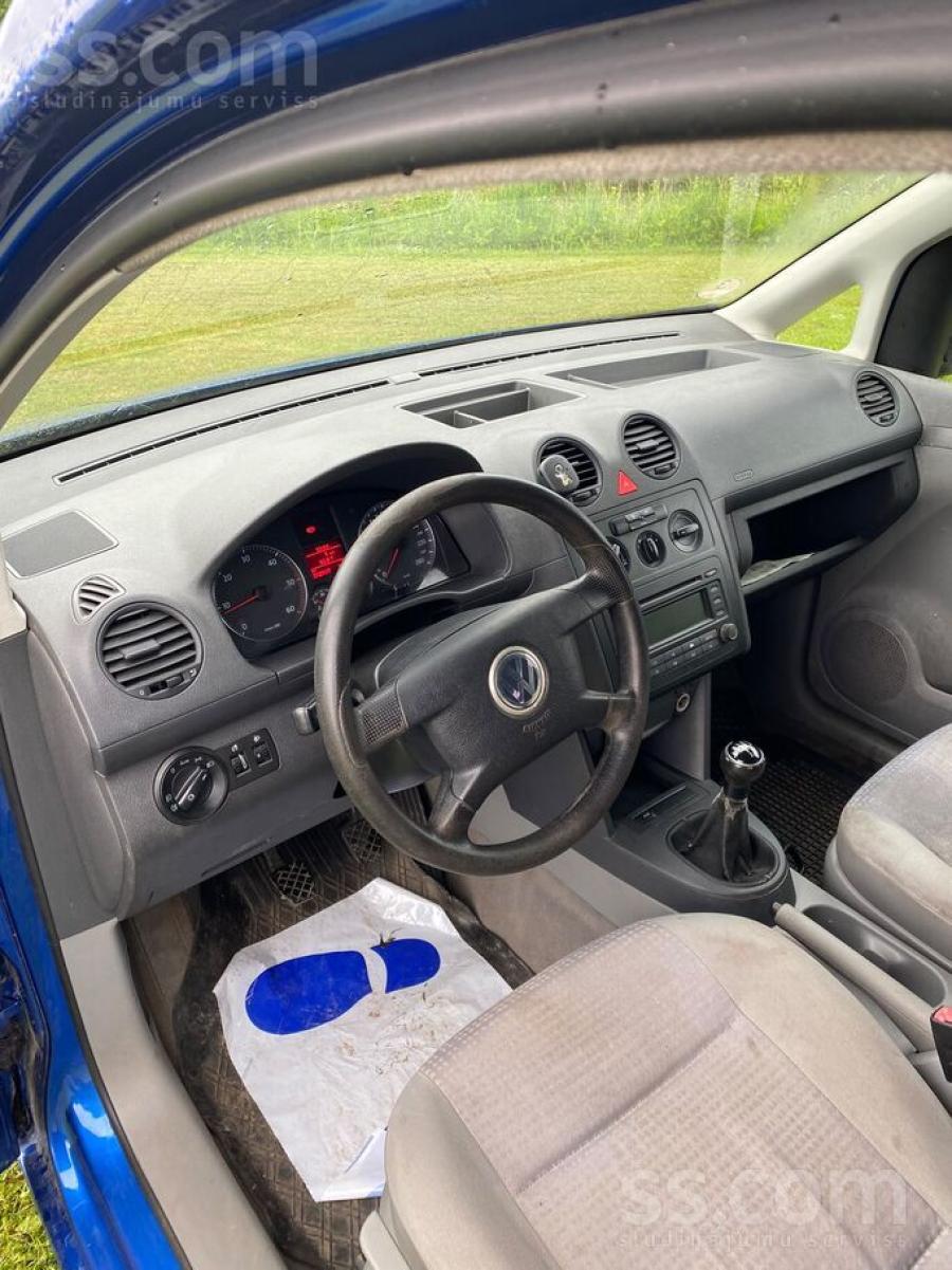 Zils Volkswagen Caddy 2004 Alūksne, ar dzinēja tilpumu 1.90 L un nobraukumu 283 tūkst. km par 2500 €, foto 8 vietnē AUTOMOTO.COM.LV