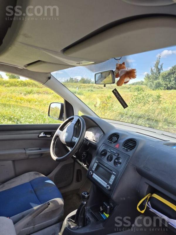 Zils Volkswagen Caddy 2004 Daugavpils, ar dzinēja tilpumu 1.90 L un nobraukumu 377 tūkst. km par 2130 €, foto 5 vietnē AUTOMOTO.COM.LV