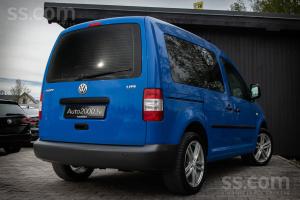 Zils Volkswagen Caddy 2005 Tukums, ar dzinēja tilpumu 2.00 L un nobraukumu 240 tūkst. km par 4990 €, foto 8 vietnē AUTOMOTO.COM.LV