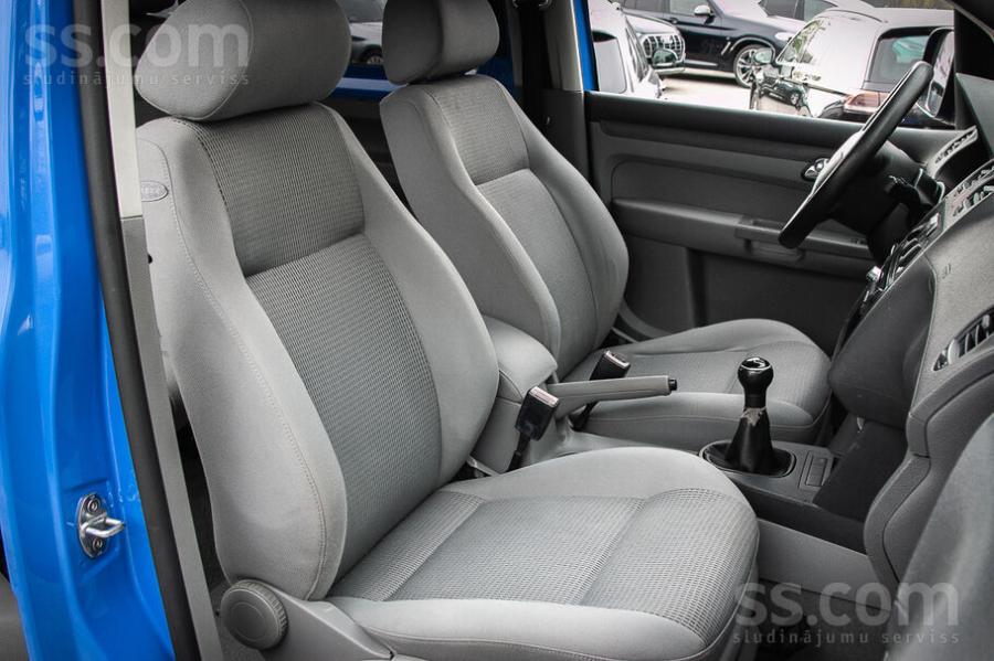 Zils Volkswagen Caddy 2005 Tukums, ar dzinēja tilpumu 2.00 L un nobraukumu 240 tūkst. km par 4990 €, foto 16 vietnē AUTOMOTO.COM.LV