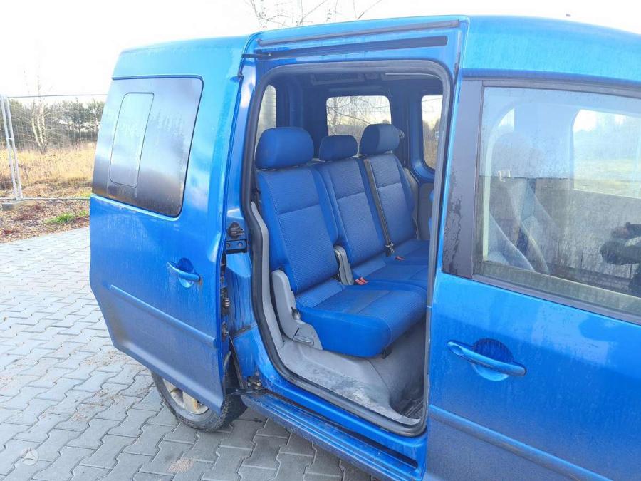 Zils Volkswagen Caddy 2006 Viļņa, ar dzinēja tilpumu 1.90 L un nobraukumu 413 tūkst. km par 3000 €, foto 6 vietnē AUTOMOTO.COM.LV