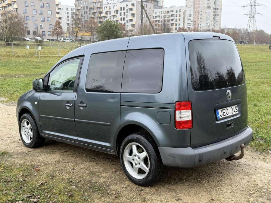 Blue Volkswagen Caddy 2007 in Vilnius, with an engine capacity of 1.90 L and mileage of 480 thousand km for 2200 €, photo 4 on AUTOMOTO.COM.LV