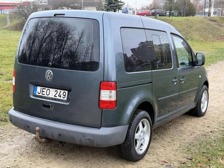 Blue Volkswagen Caddy 2007 in Vilnius, with an engine capacity of 1.90 L and mileage of 480 thousand km for 2200 €, photo 7 on AUTOMOTO.COM.LV
