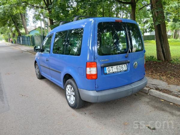 Zils Volkswagen Caddy 2007 Rīga, ar dzinēja tilpumu 1.90 L un nobraukumu 353 tūkst. km par 1900 €, foto 3 vietnē AUTOMOTO.COM.LV