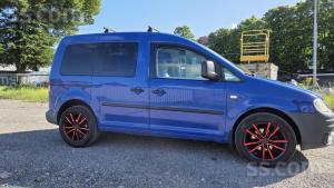 Zils Volkswagen Caddy 2007 Rīga, ar dzinēja tilpumu 1.90 L un nobraukumu 299 tūkst. km par 4500 €, foto 3 vietnē AUTOMOTO.COM.LV