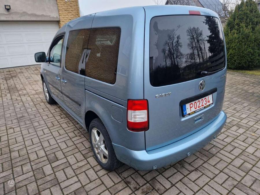 Blue Volkswagen Caddy 2009 in Kelme, with an engine capacity of 1.90 L and mileage of 255 thousand km for 4450 €, photo 6 on AUTOMOTO.COM.LV