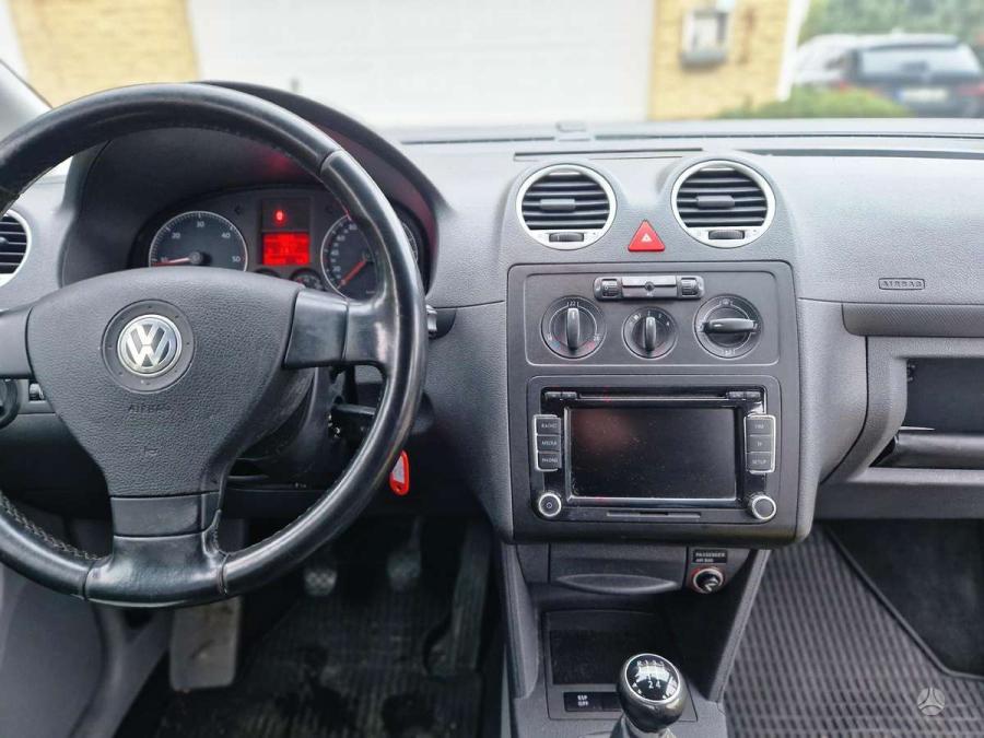 Blue Volkswagen Caddy 2009 in Kelme, with an engine capacity of 1.90 L and mileage of 255 thousand km for 4450 €, photo 10 on AUTOMOTO.COM.LV