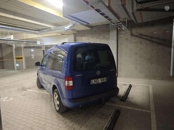 Blue Volkswagen Caddy 2009 in Vilnius, with an engine capacity of 1.90 L and mileage of 317 thousand km for 3300 €, photo 3 on AUTOMOTO.COM.LV