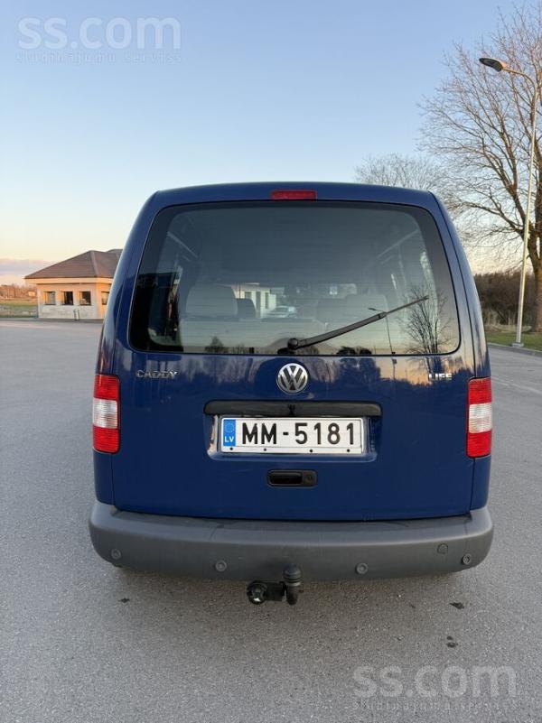 Blue Volkswagen Caddy 2009 in Tukums, with an engine capacity of 1.90 L and mileage of 373 thousand km for 4250 €, photo 5 on AUTOMOTO.COM.LV
