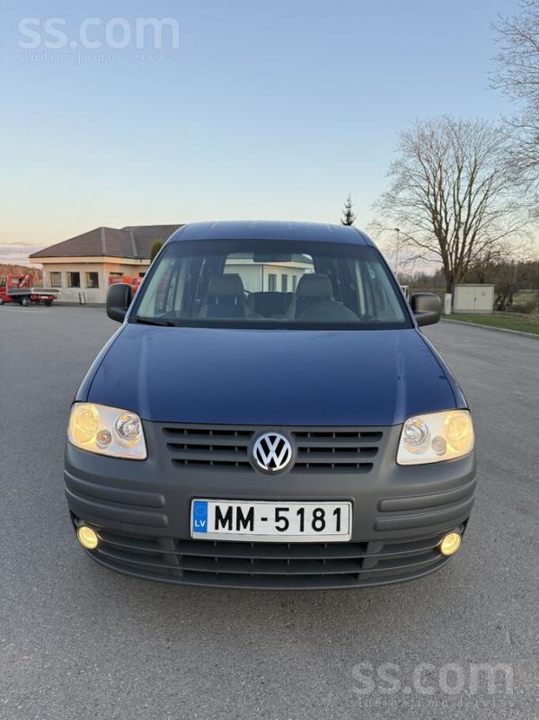 Blue Volkswagen Caddy 2009 in Tukums, with an engine capacity of 1.90 L and mileage of 373 thousand km for 4250 €, photo 10 on AUTOMOTO.COM.LV