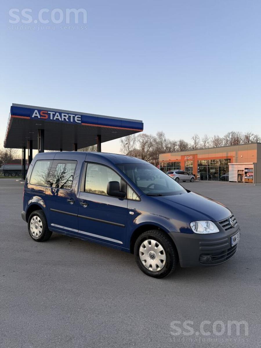 Blue Volkswagen Caddy 2009 in Tukums, with an engine capacity of 1.90 L and mileage of 373 thousand km for 4250 €, photo 3 on AUTOMOTO.COM.LV