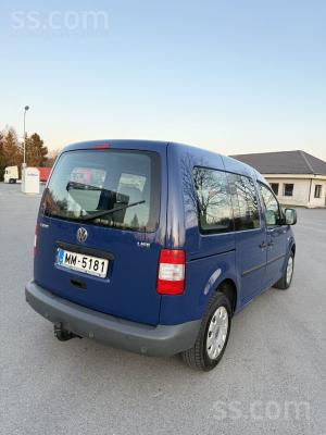 Blue Volkswagen Caddy 2009 in Tukums, with an engine capacity of 1.90 L and mileage of 373 thousand km for 4250 €, photo 5 on AUTOMOTO.COM.LV