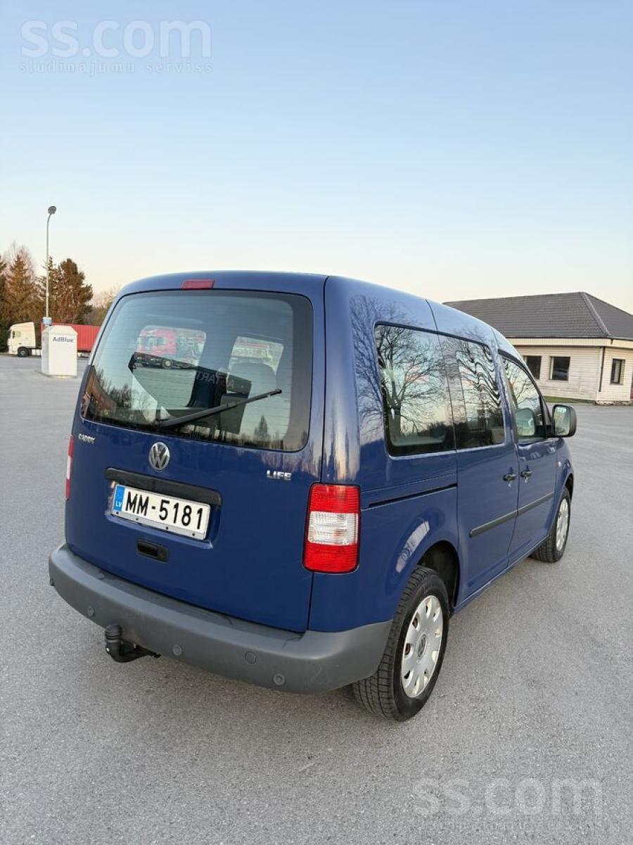 Blue Volkswagen Caddy 2009 in Tukums, with an engine capacity of 1.90 L and mileage of 373 thousand km for 4250 €, photo 5 on AUTOMOTO.COM.LV