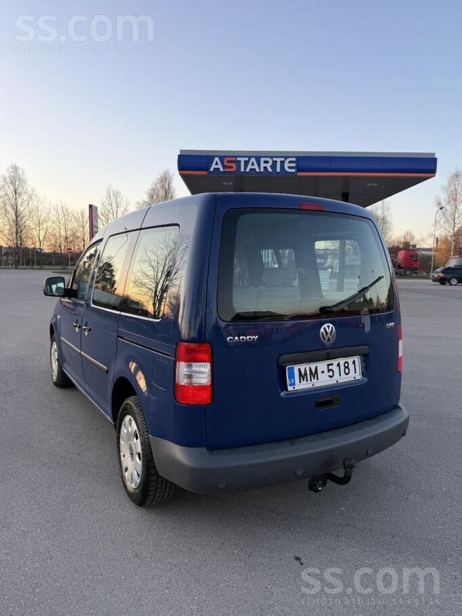 Blue Volkswagen Caddy 2009 in Tukums, with an engine capacity of 1.90 L and mileage of 373 thousand km for 4250 €, photo 7 on AUTOMOTO.COM.LV