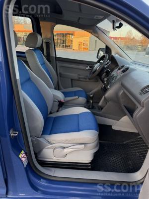 Blue Volkswagen Caddy 2009 in Tukums, with an engine capacity of 1.90 L and mileage of 373 thousand km for 4250 €, photo 13 on AUTOMOTO.COM.LV
